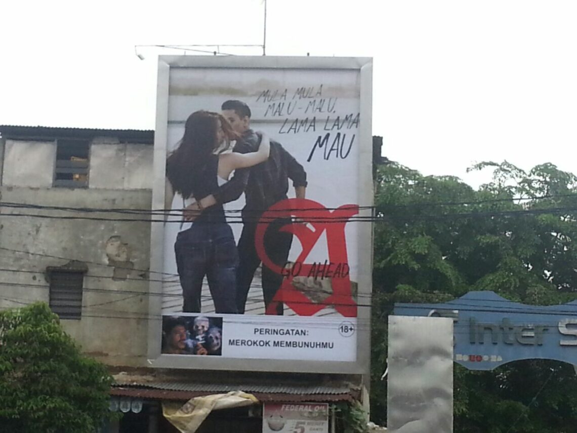 Mengapa Iklan Rokok Selalu Aneh?
